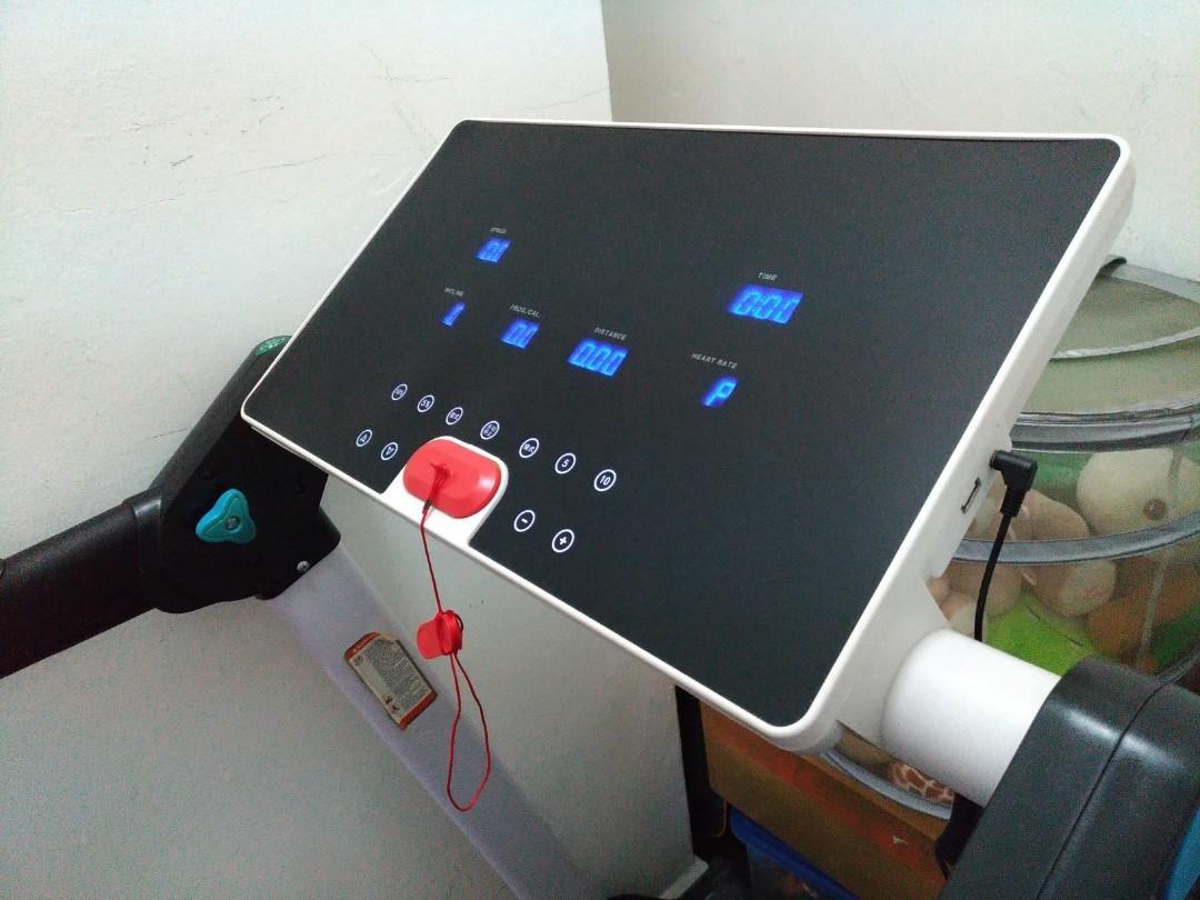 Motorized trendmill, Sports Equipment, Exercise & Fitness, Cardio ...