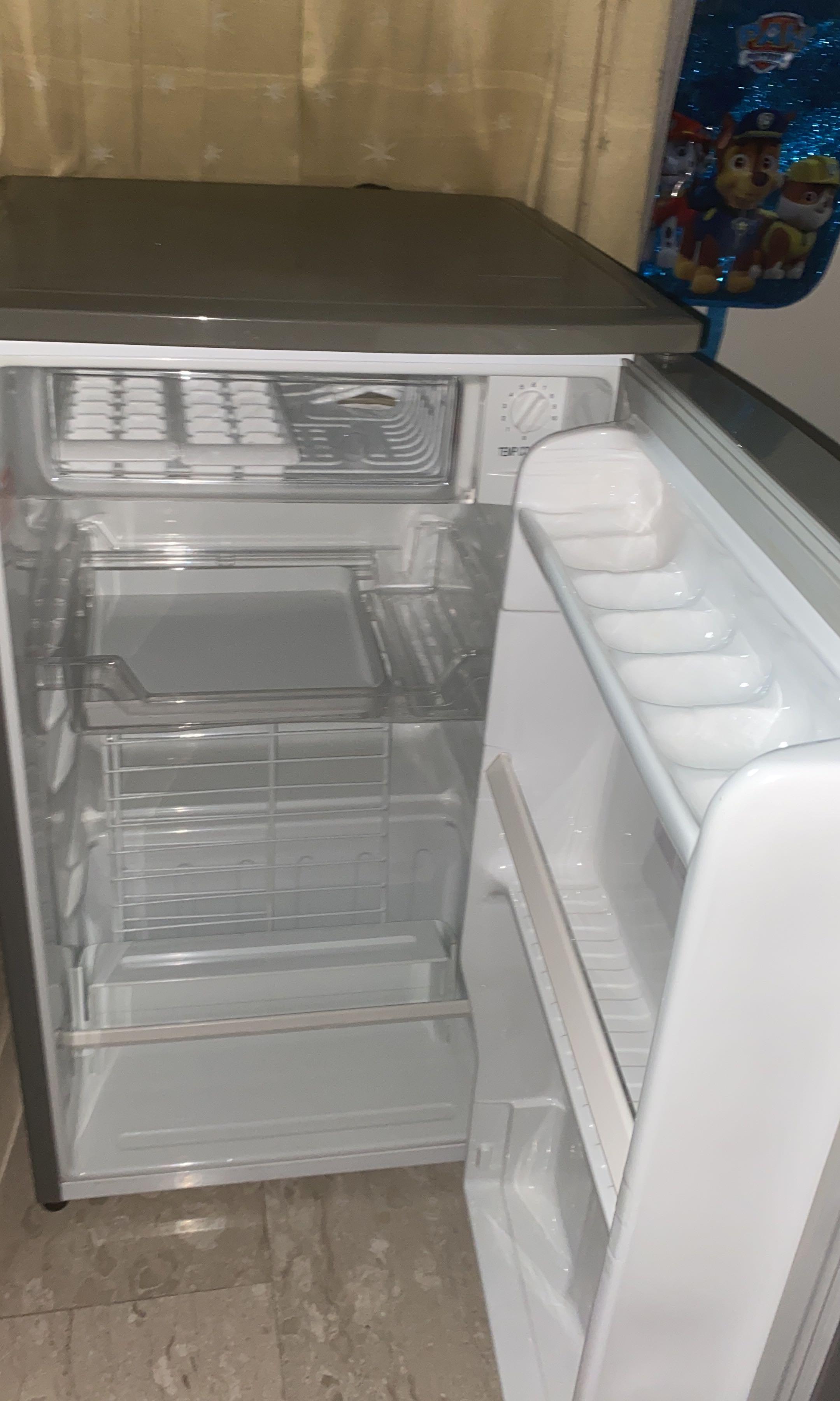 LG Mini fridge 90L, TV & Home Appliances, Kitchen Appliances ...