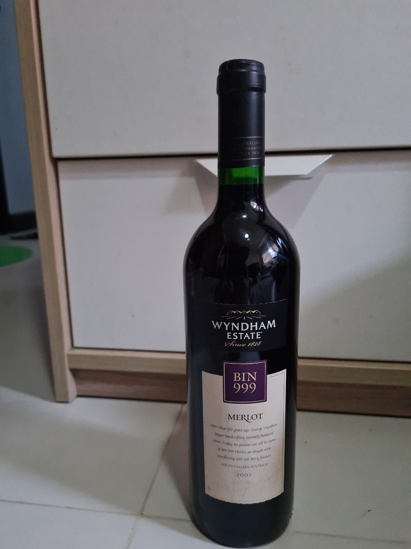 Merlot wine..wyndham estate (bin 999), Food & Drinks, Beverages on ...