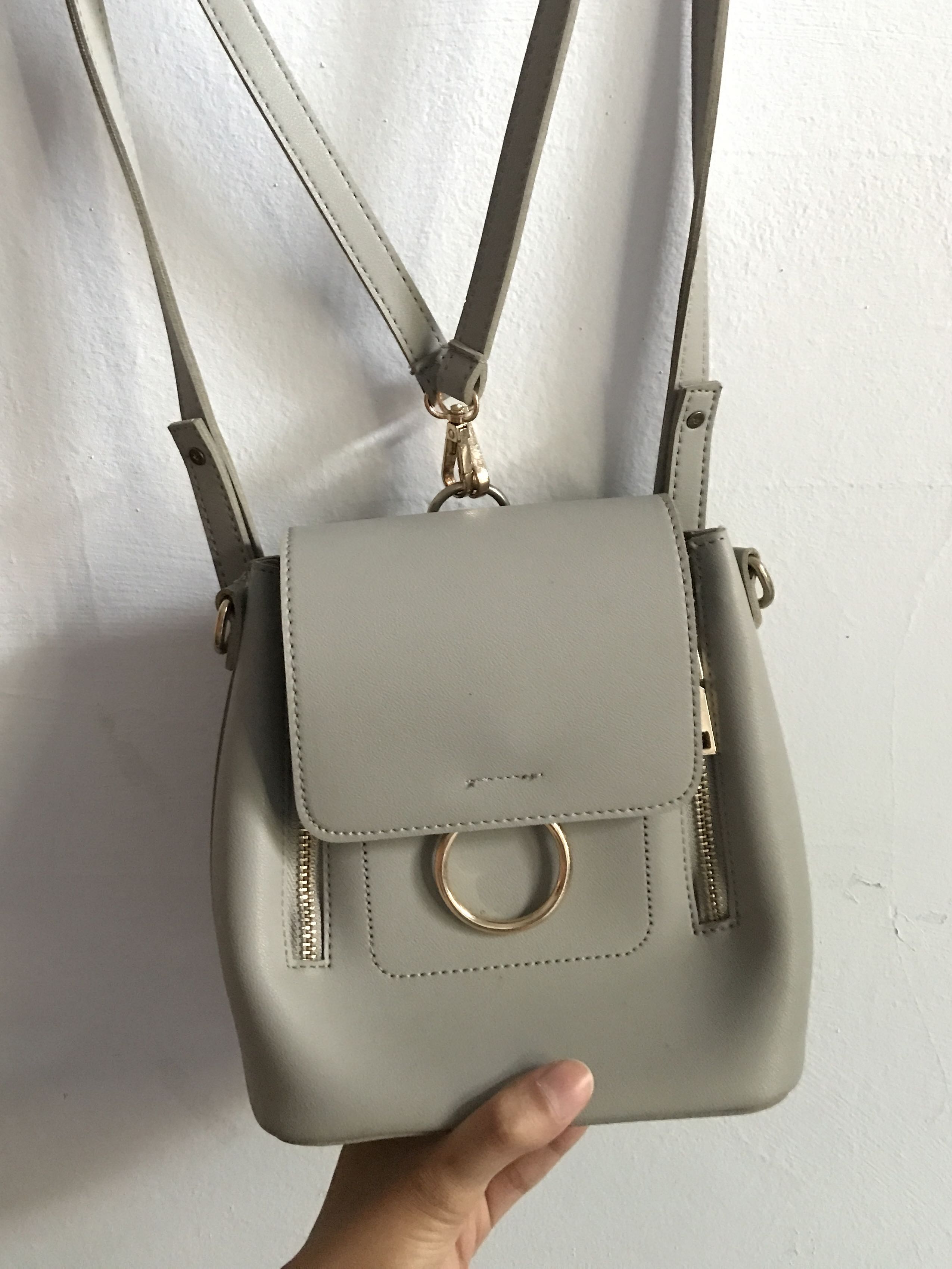 Miniso mini backpack, Fesyen Wanita, Tas & Dompet di Carousell