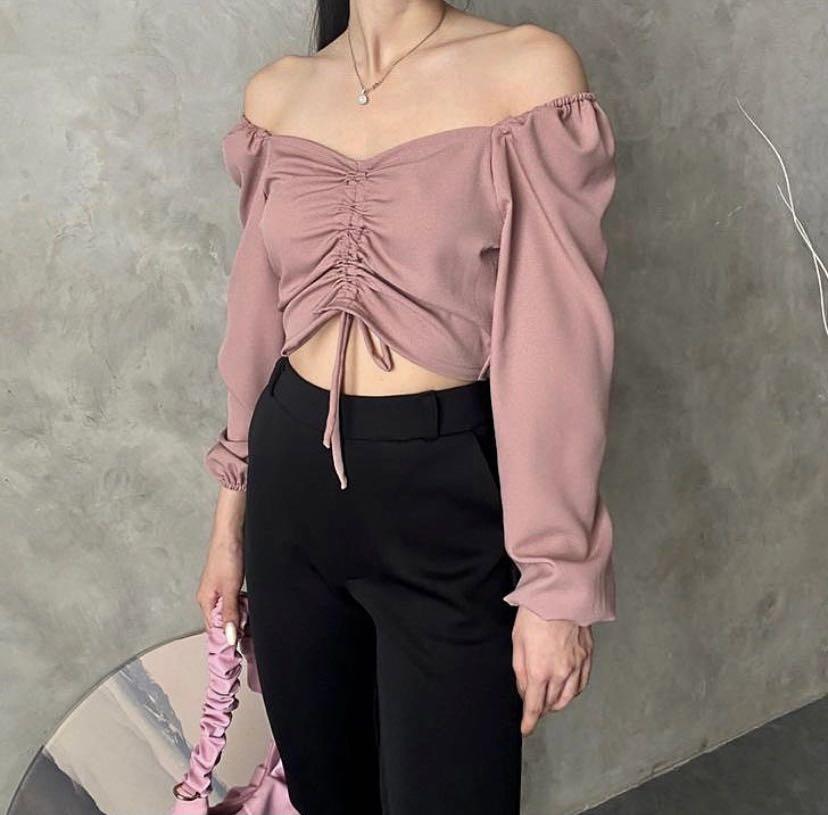 Nami crop Top, Fesyen Wanita, Pakaian Wanita, Atasan di Carousell