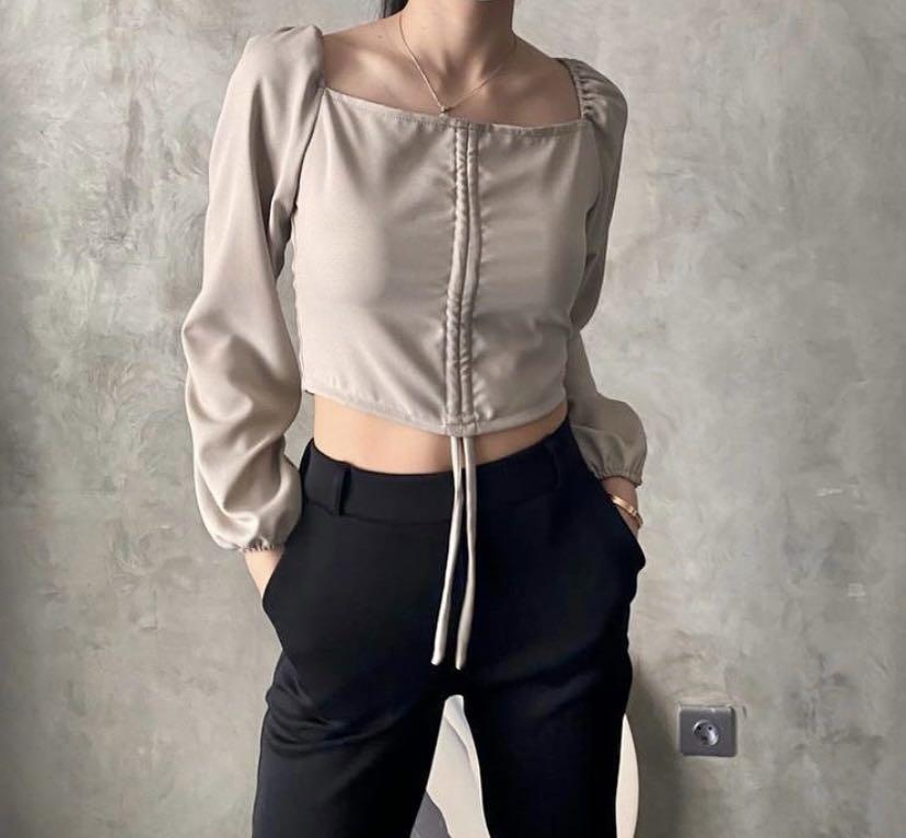 Nami crop Top, Fesyen Wanita, Pakaian Wanita, Atasan di Carousell