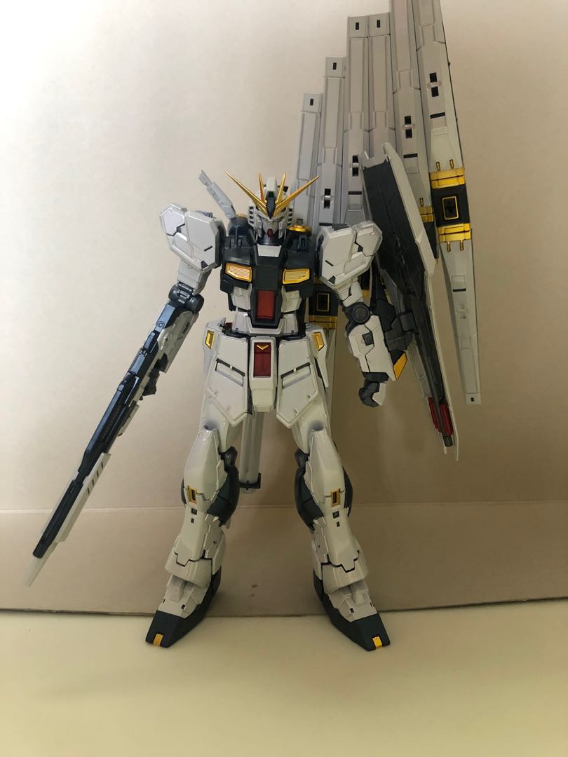 RG - Nu Gundam Titanium Finish, 興趣及遊戲, 玩具 & 遊戲類 - Carousell