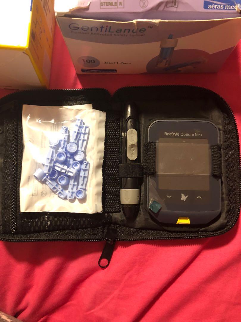 Freestyle optimum Neo blood glucose monitor, Health & Nutrition, Health ...