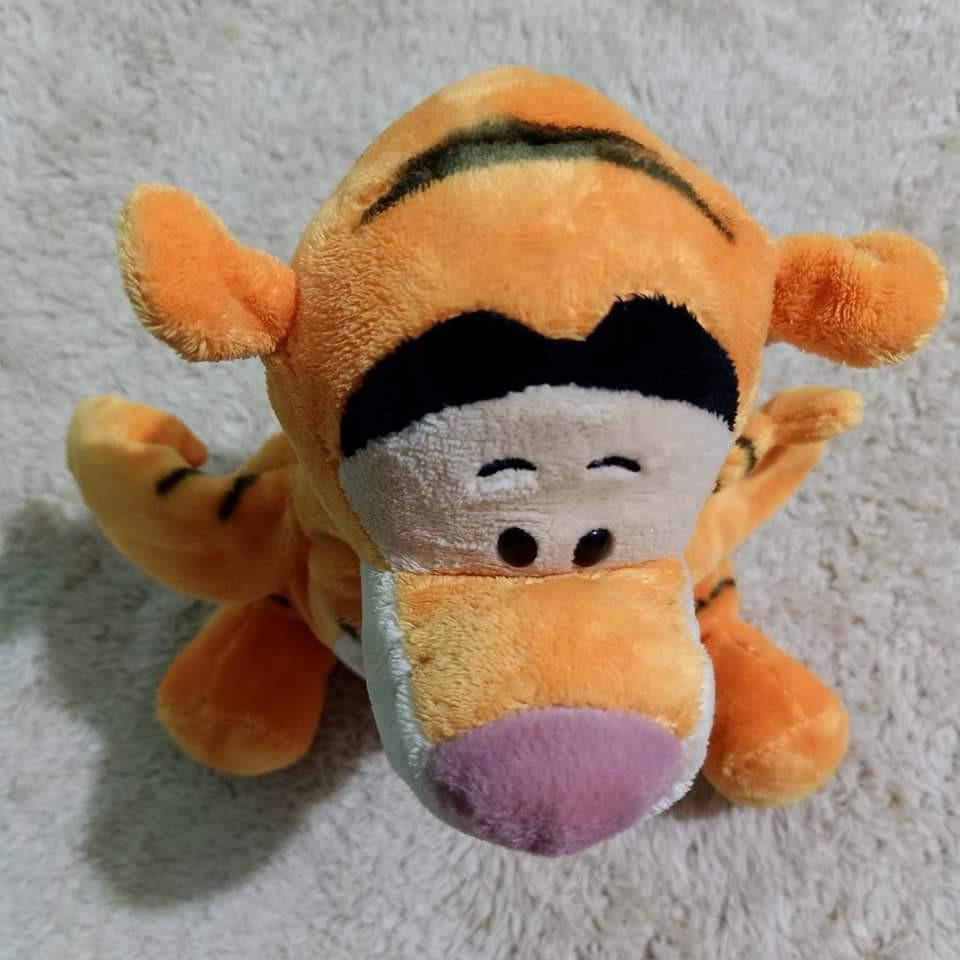 ORIGINAL DISNEY TIGGER HAND PUPPET (11 inches), Hobbies & Toys, Toys ...