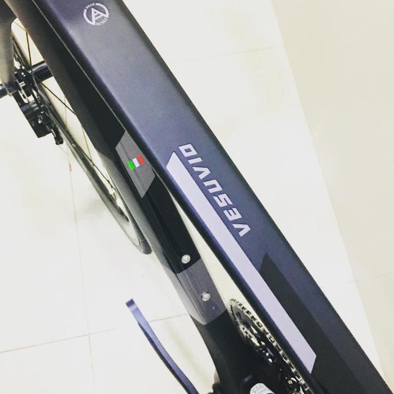 UCI NEW JAVA VESUVIO DISC BRAKE CARBON ROAD BIKE 22 speeds, 運動產品, 單車及配件, 單車 - Carousell