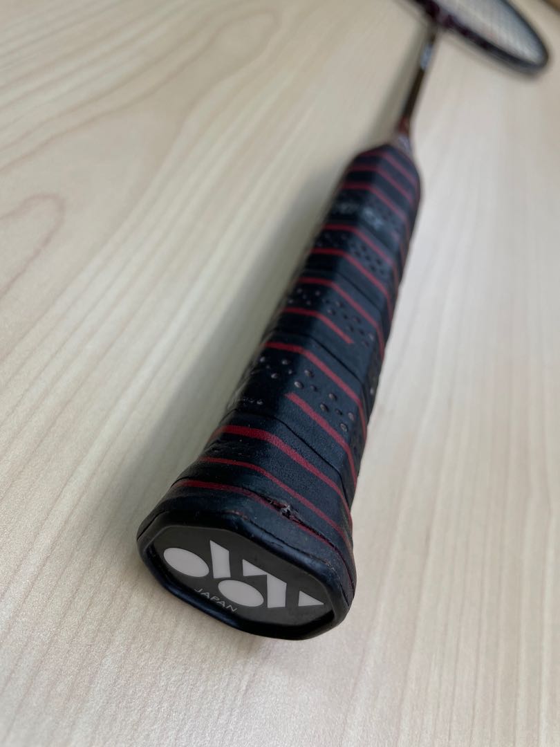 Yonex Carbonex 10 經典 紅色 收藏 羽毛球拍, 運動產品, 運動與體育, 運動與體育 - 球拍和球類運動 - Carousell