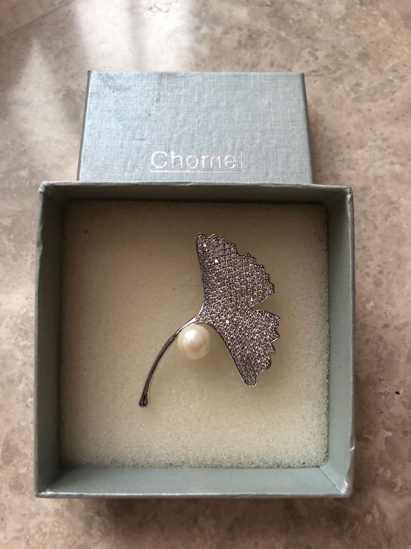 Chomel brooch, Women's Fashion, Watches & Accessories, Other ...