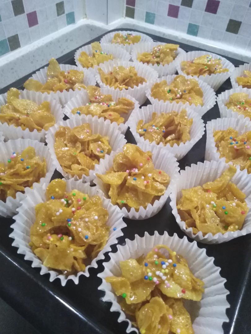 Honey cornflakes jumbo, Food & Drinks, Homemade Bakes on Carousell