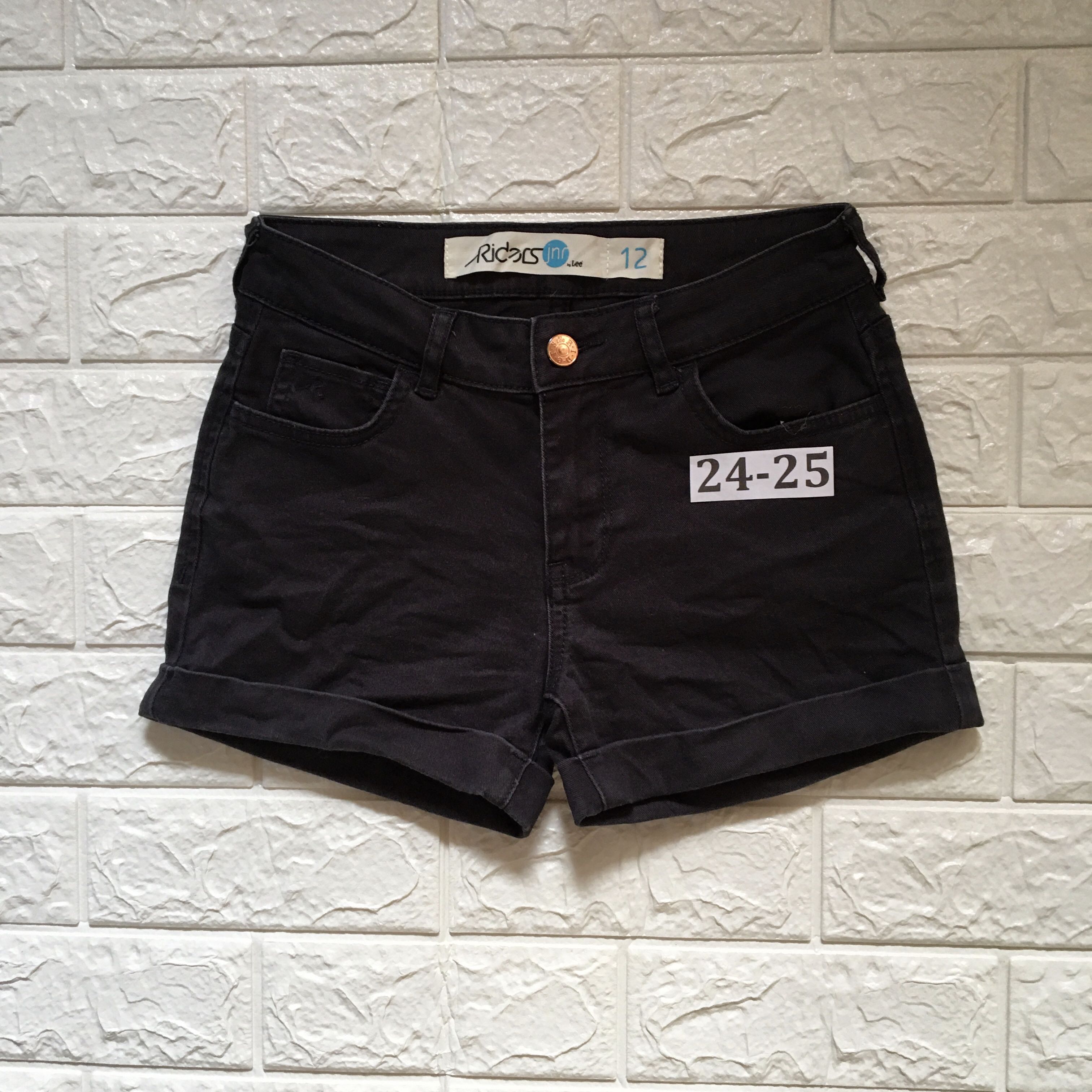 Lee clean cut short, Women's Fashion, Bottoms, Shorts on Carousell