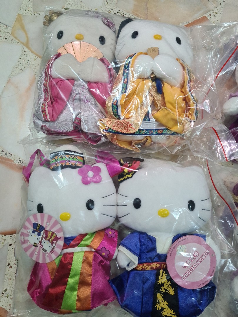 Hello Kitty Couples Collectibles, Hobbies & Toys, Memorabilia ...