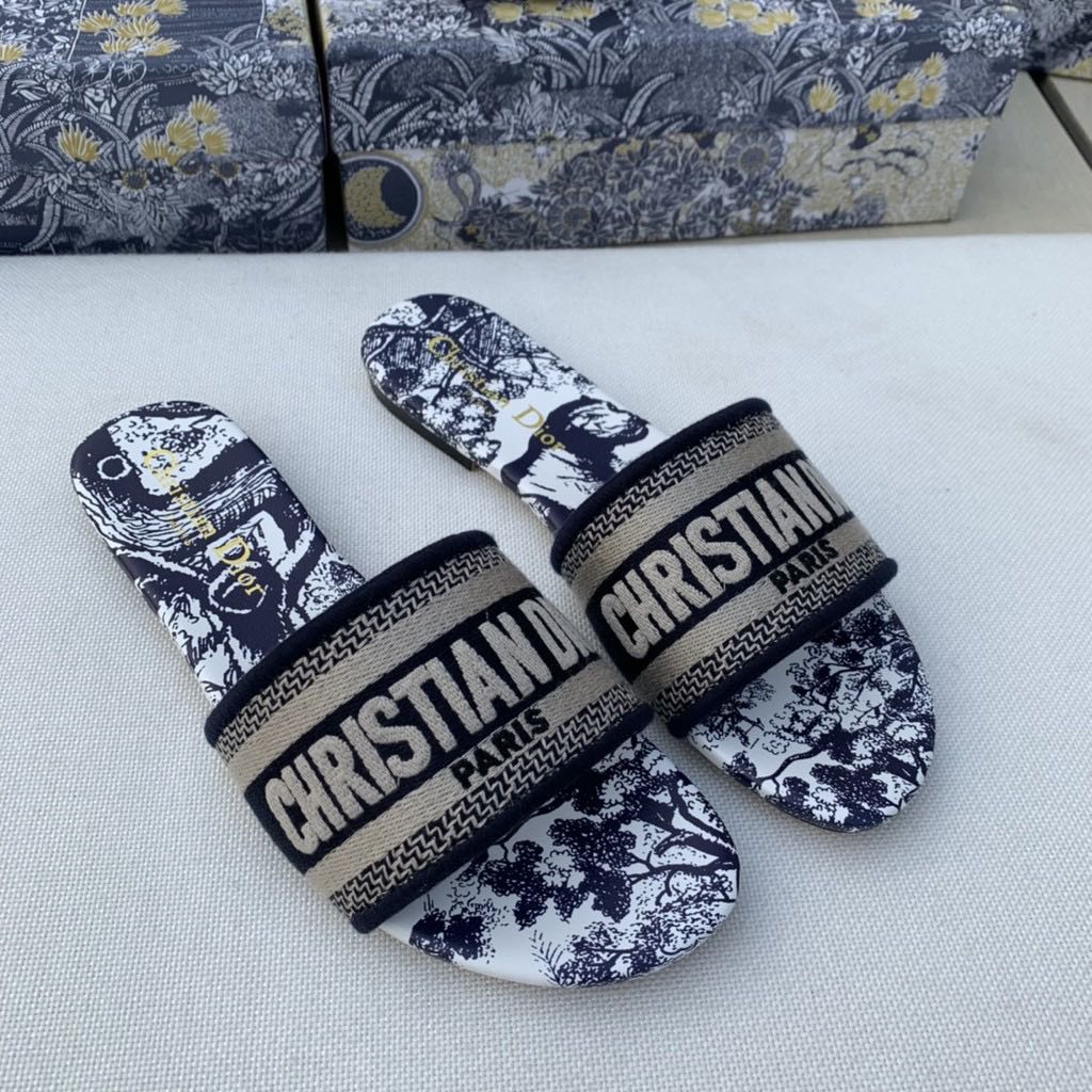 Christian Dior Slides, Women's Fashion, Footwear, Flipflops and Slides ...
