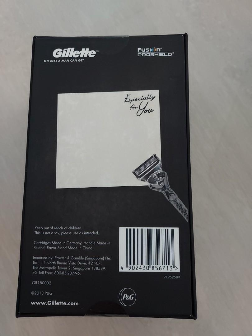 Gillette gift box, Beauty & Personal Care, Men's Grooming on Carousell
