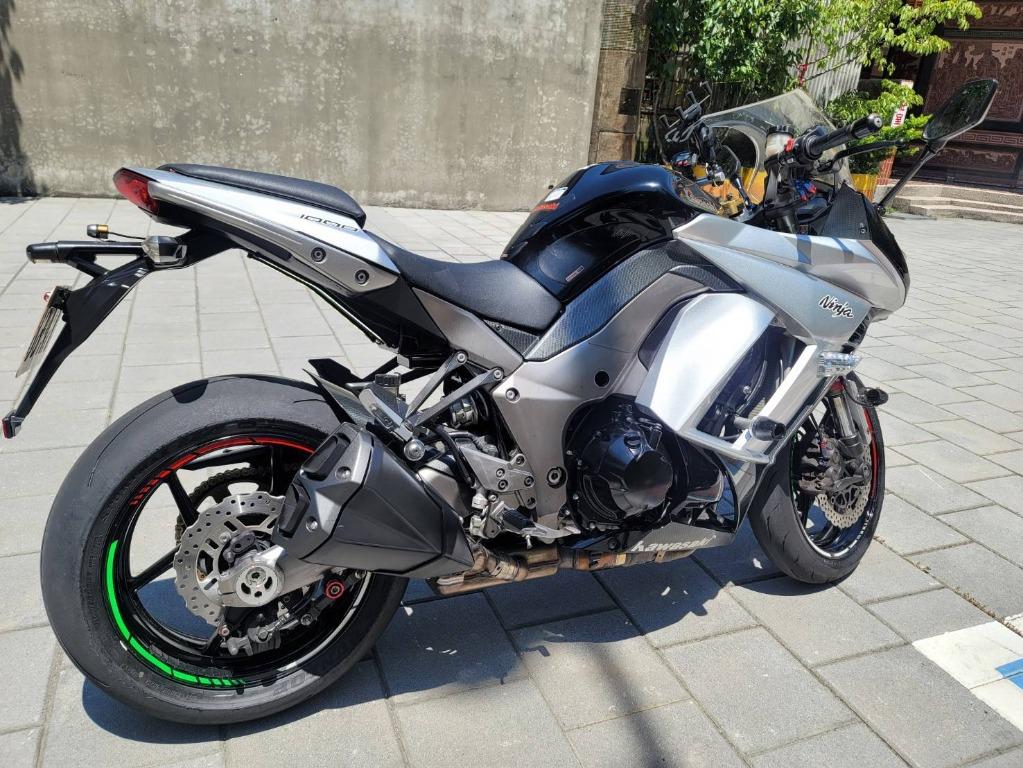 KAWASAKI Z1000SX, 機車, 重機在旋轉拍賣