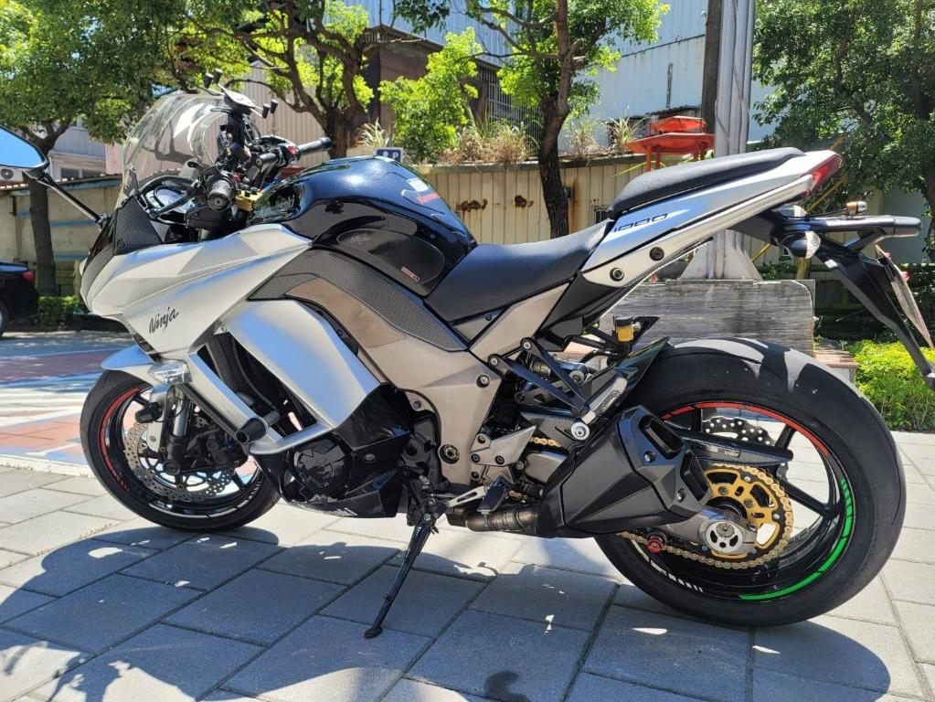 KAWASAKI Z1000SX, 機車, 重機在旋轉拍賣