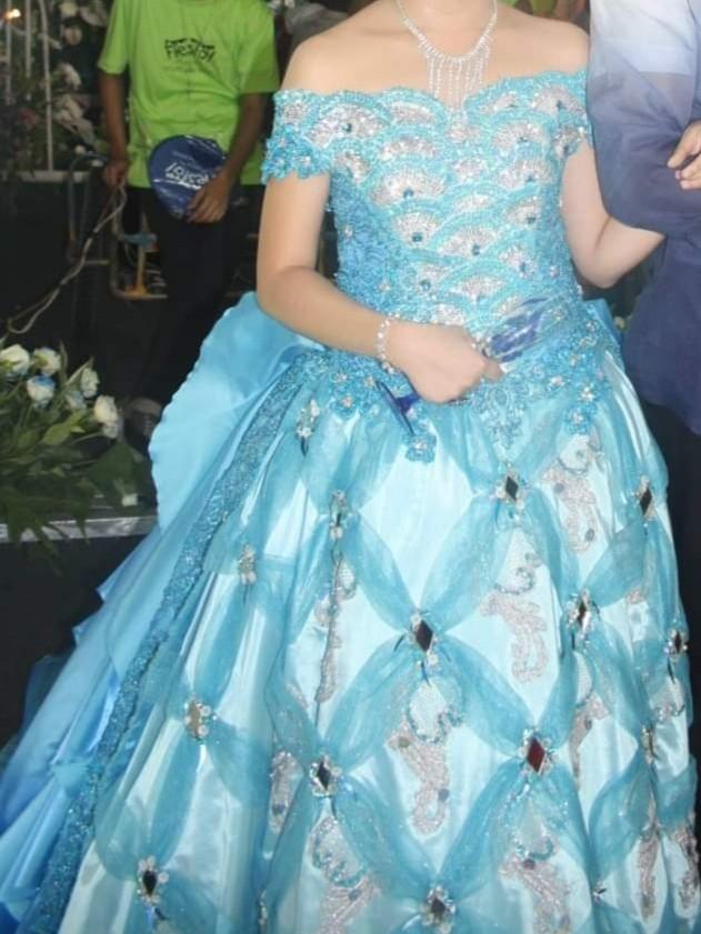 Sagala/ Debut Blue Gown with Swarovski Crystals, Women's Fashion ...