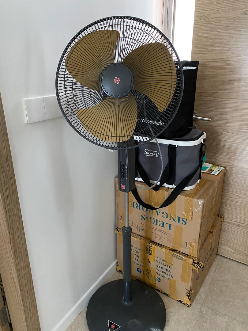 Stand Fan, TV & Home Appliances, Air Conditioners & Heating on Carousell