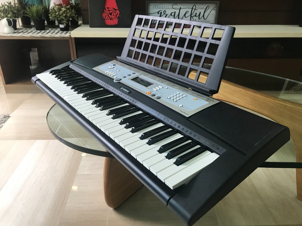 Yamaha PSR E203 Keyboard, Hobbies & Toys, Music & Media, Musical ...