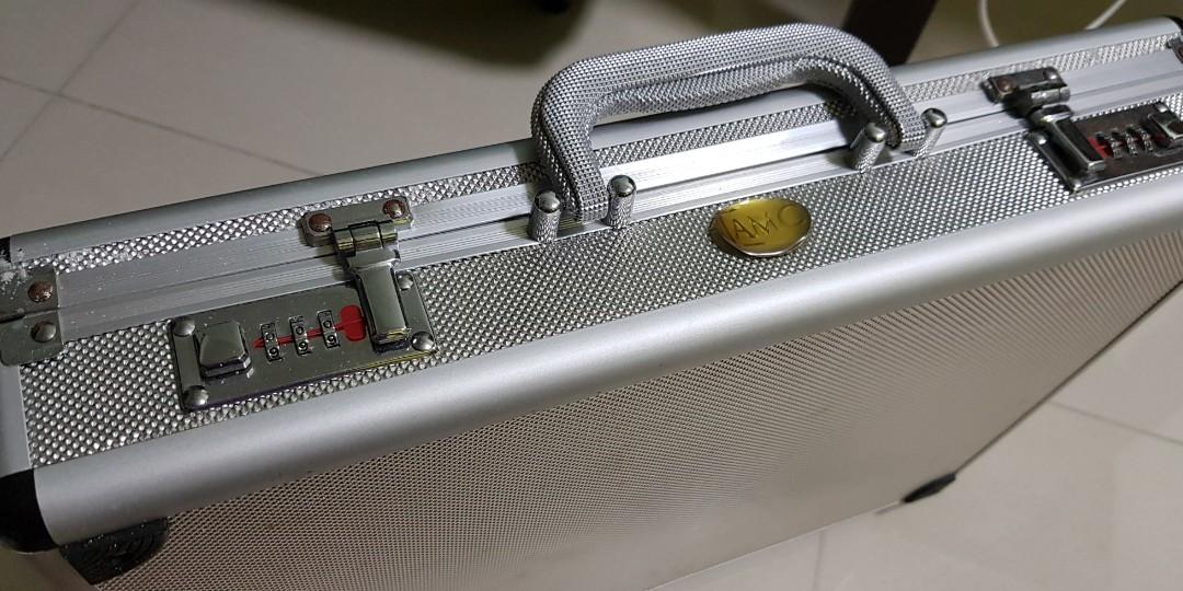 AMC President Knife Set, Furniture & Home Living, Kitchenware ...