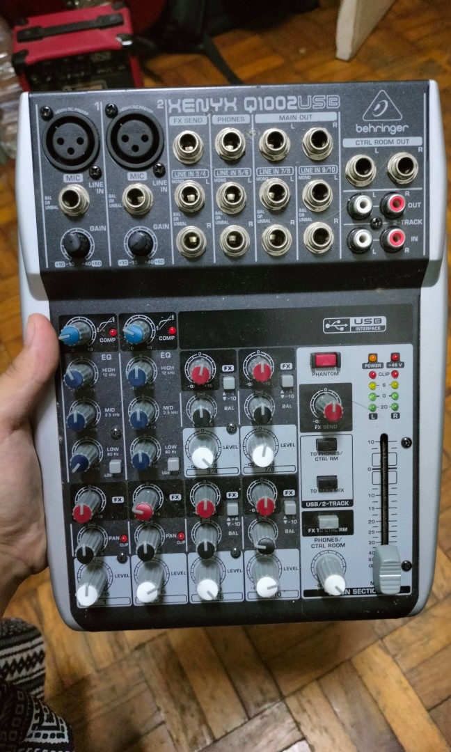 Behringer Q1002USB 10-Channel Mixer with XENYX Mic Preamps, Audio ...