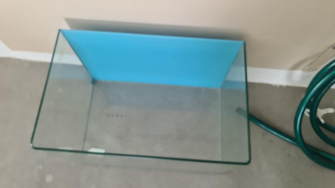 Fish tank glass curve 30cm, Sports Equipment, Fishing on Carousell