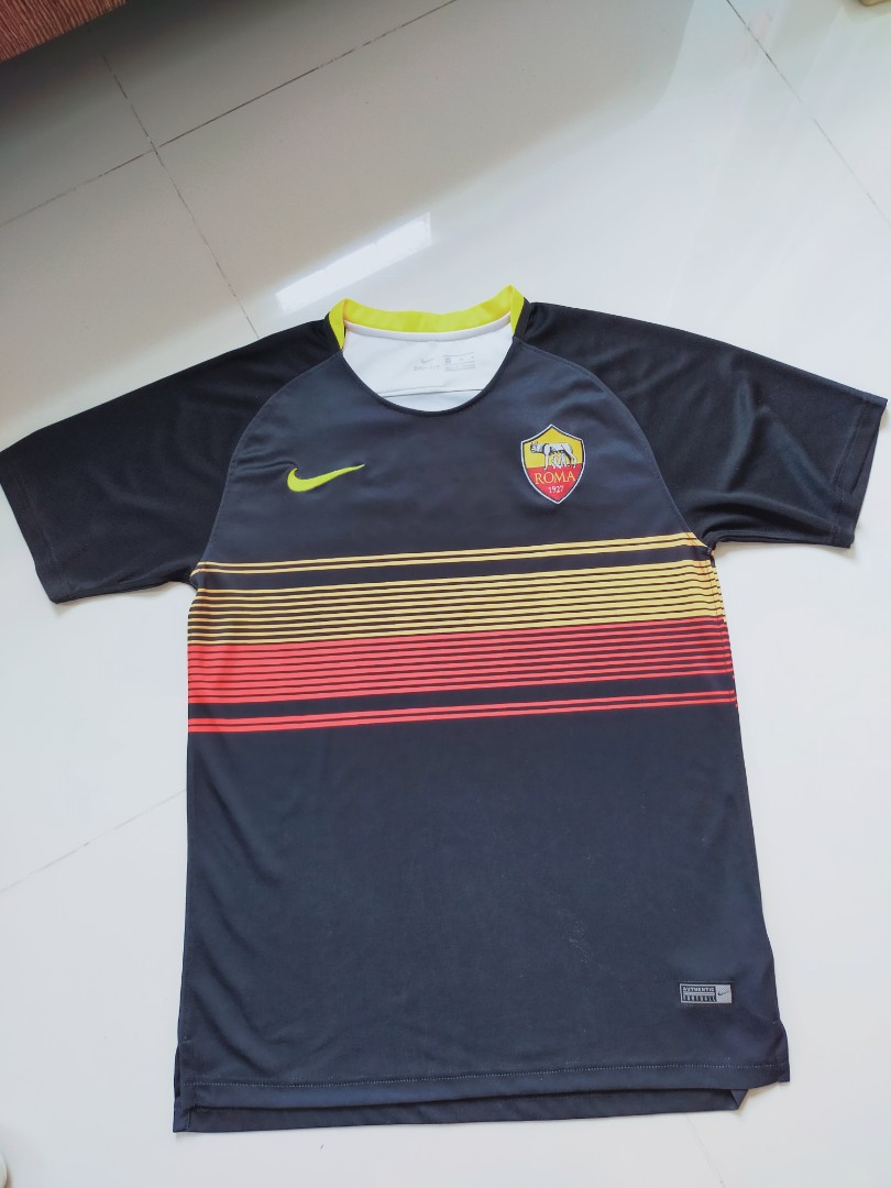 AS Roma Training, Men's Fashion, Coats, Jackets and Outerwear on Carousell