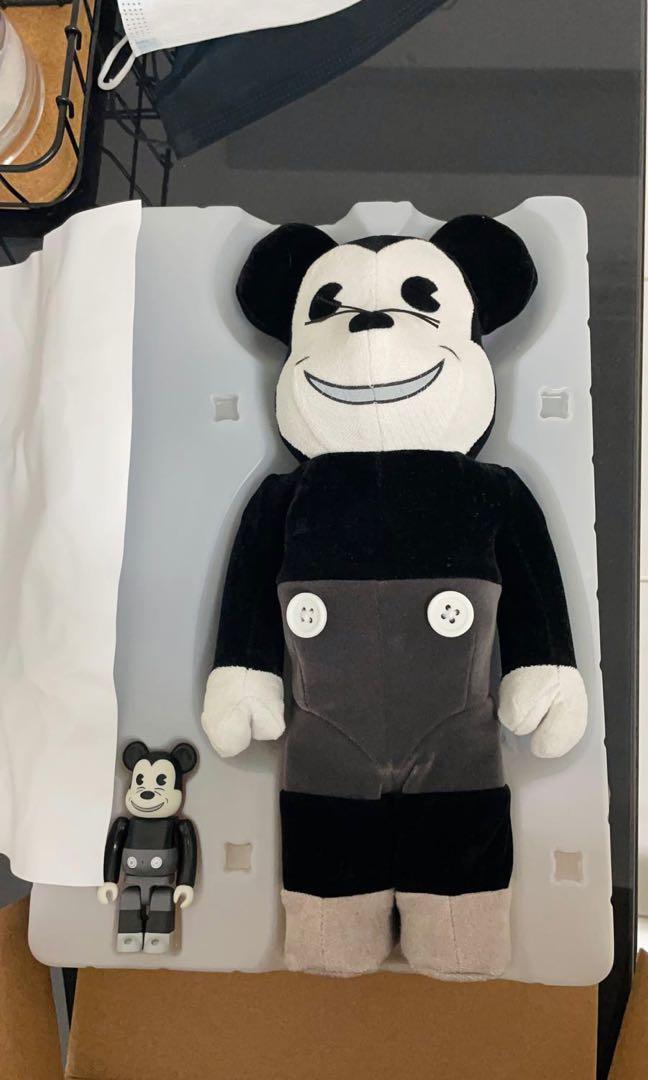 BEARBRICK Mickey Mouse (B&W Vintage Ver.) 400% & 100%, Hobbies & Toys ...