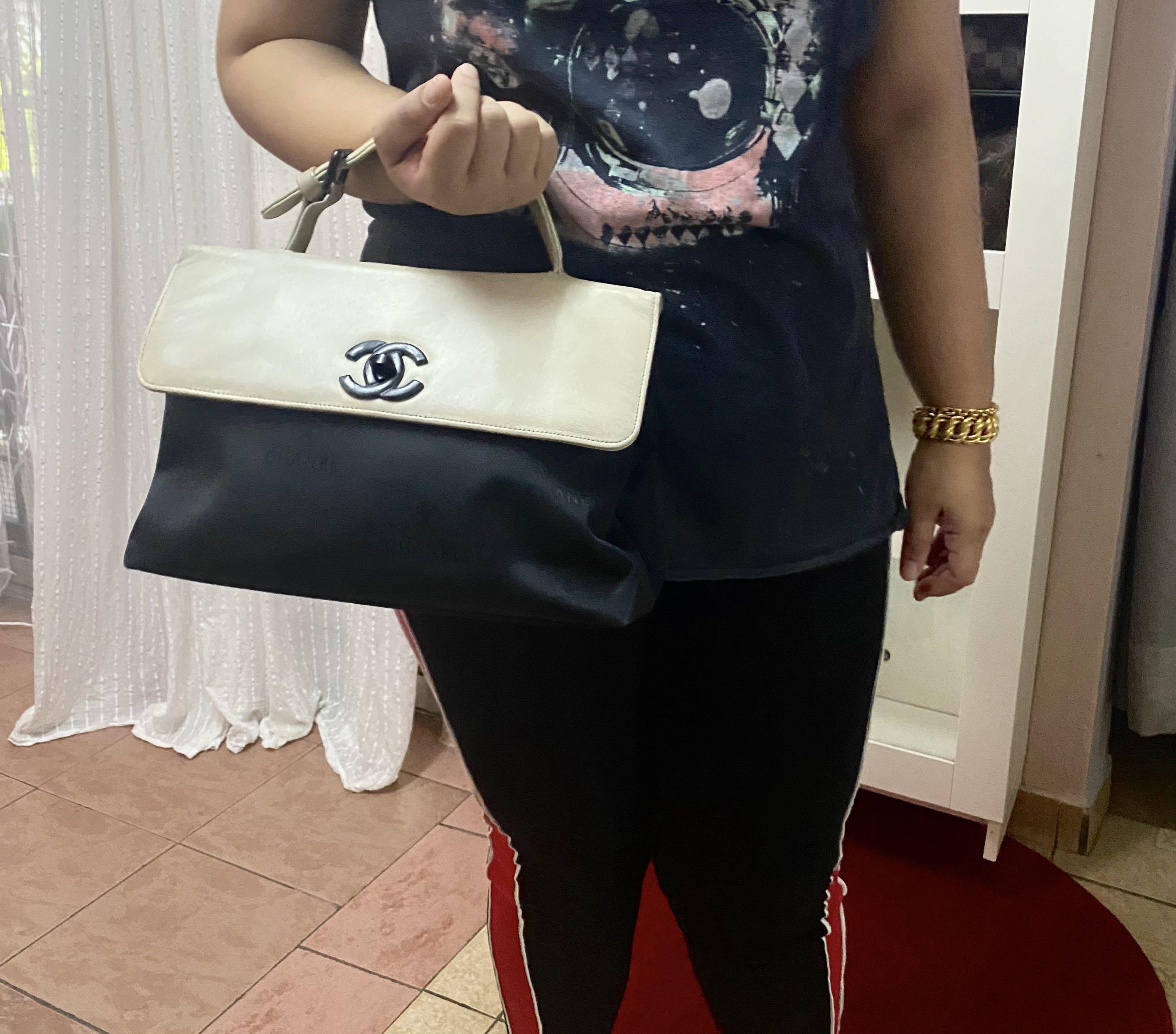 Chanel hand carrier pre-owned, Women's Fashion, Bags & Wallets, Purses ...