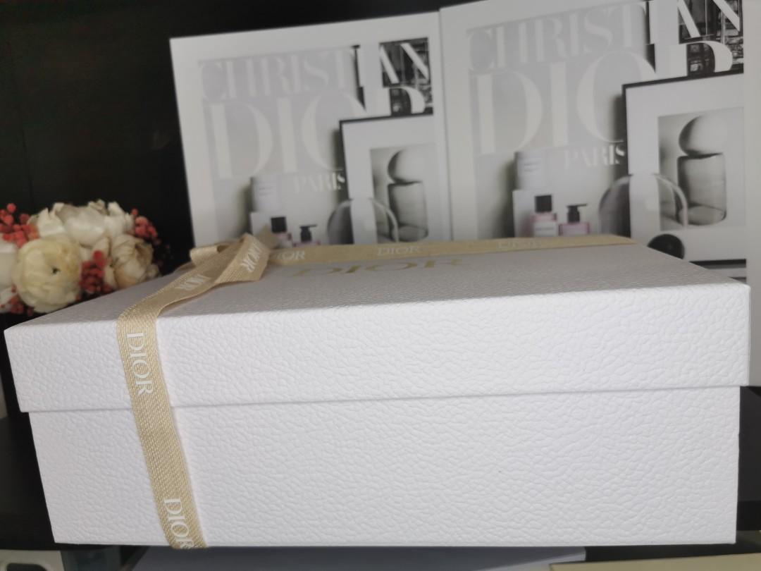 DIOR EXTRA LARGE BOX ( gold DIOR word) 32cm x 23cm x 11.5cm, Luxury ...
