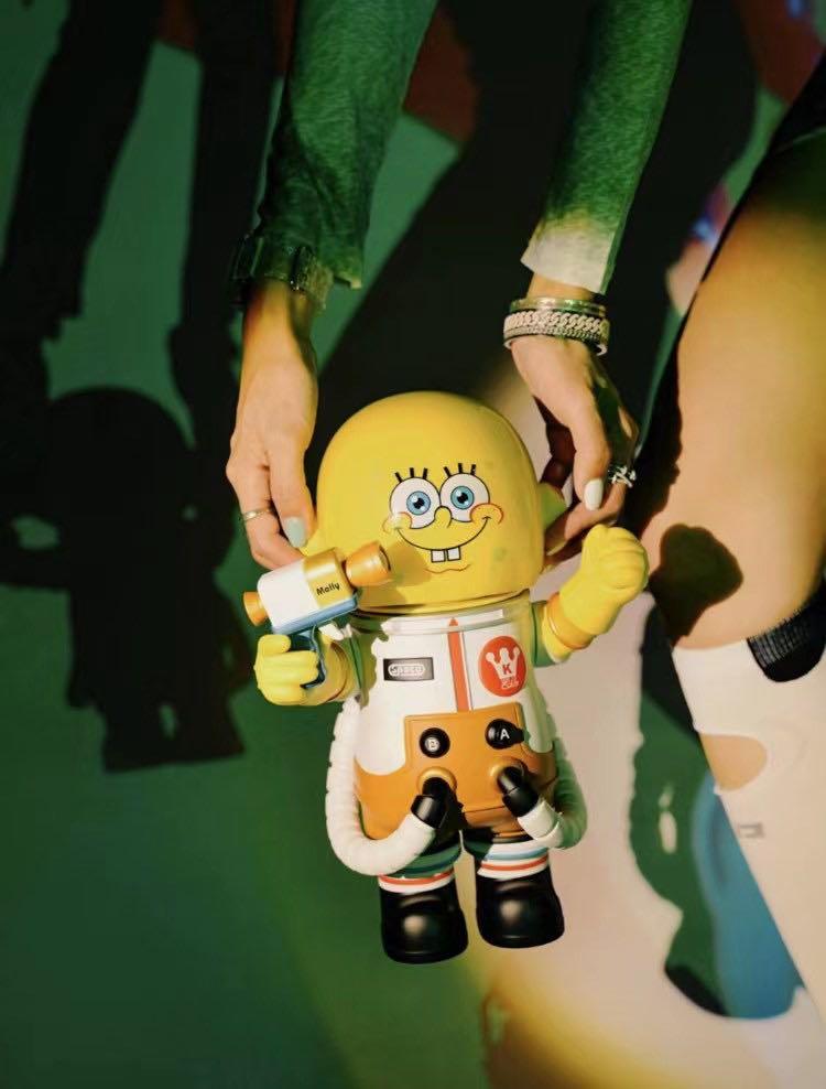Mega Space Molly Spongebob 400% Pop Mart Not Bearbrick, Hobbies & Toys ...