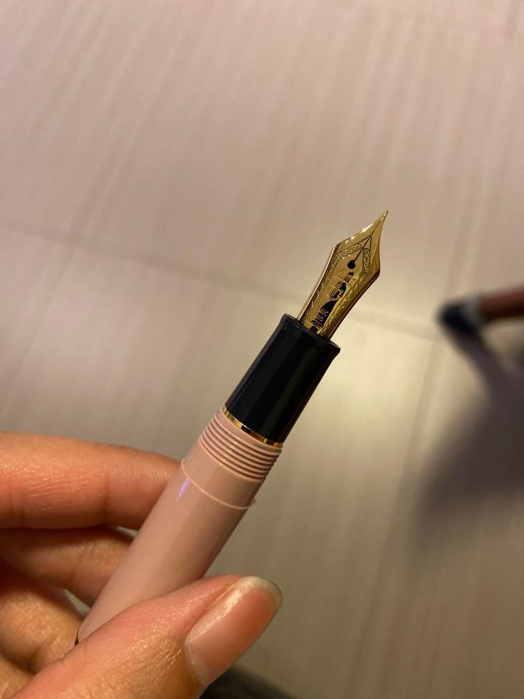 Sailor pro gear slim Sapporo mini blush pink EF nib, Hobbies & Toys ...