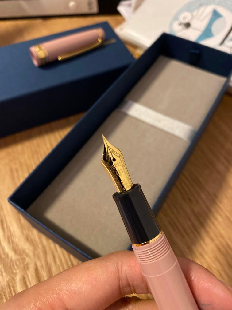 Sailor pro gear slim Sapporo mini blush pink EF nib, Hobbies & Toys ...