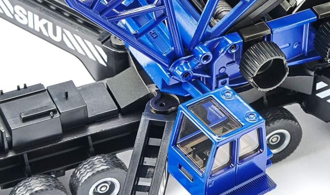 SIKU 4810 Largest Super Heavy Blue Mobile Crane, Hobbies & Toys, Toys ...