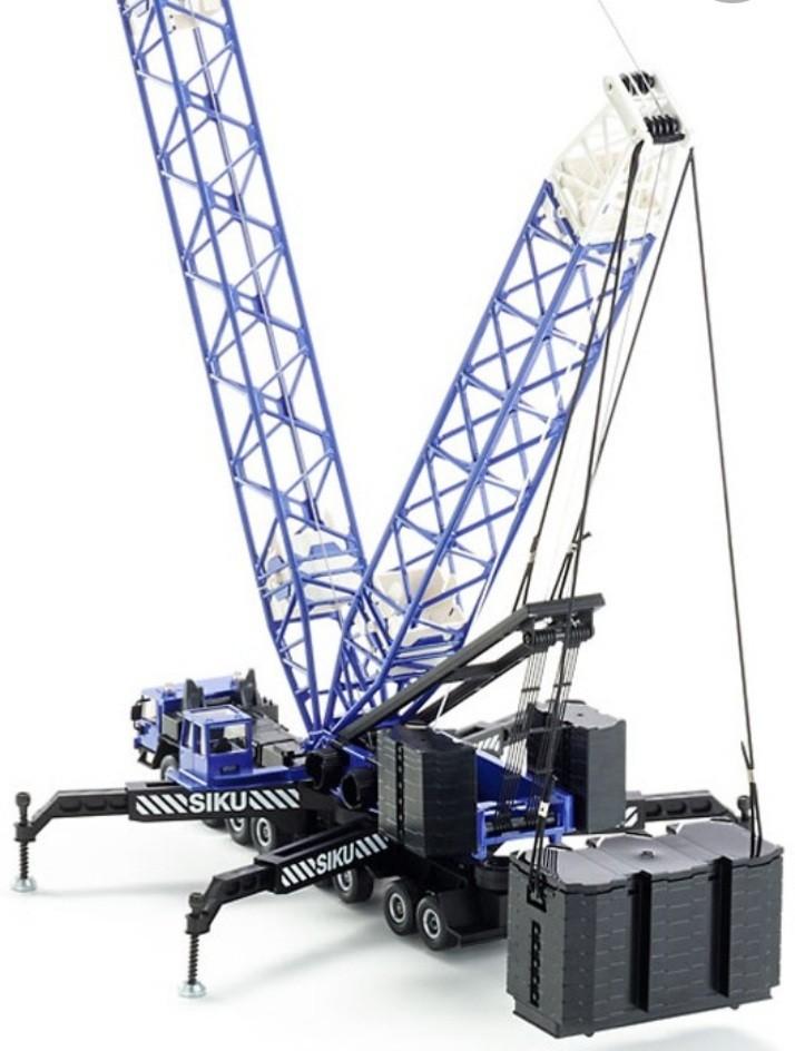 SIKU 4810 Largest Super Heavy Blue Mobile Crane, Hobbies & Toys, Toys ...