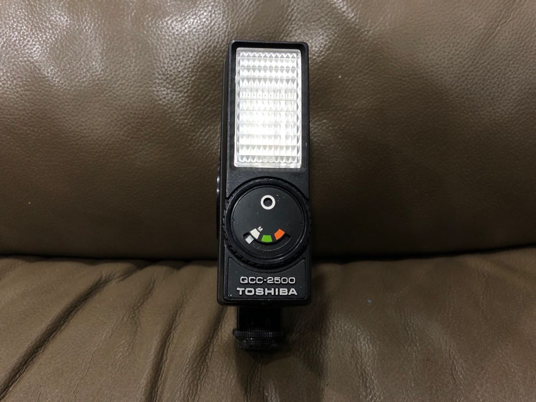 TOSHIBA QCC-2500 MANUAL FLASH, Photography, Photography Accessories, Flashes on Carousell
