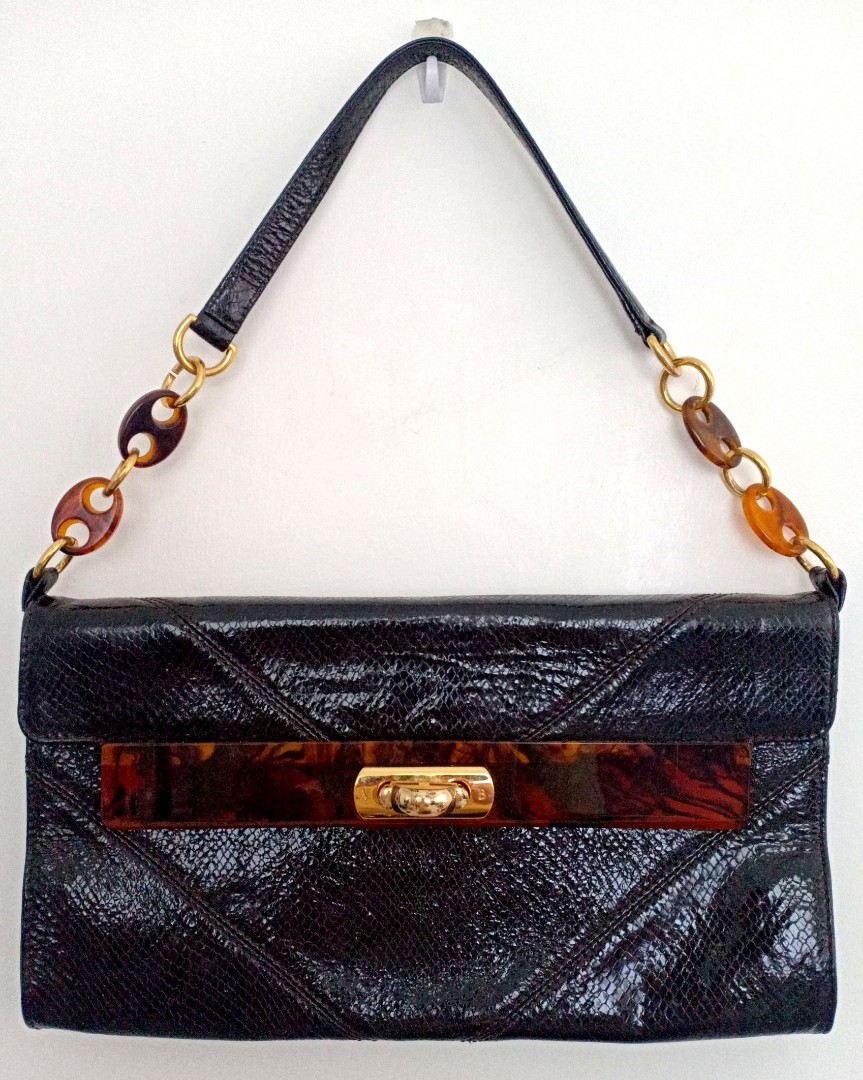 vincis bench, Women's Fashion, Bags & Wallets, Shoulder Bags on Carousell