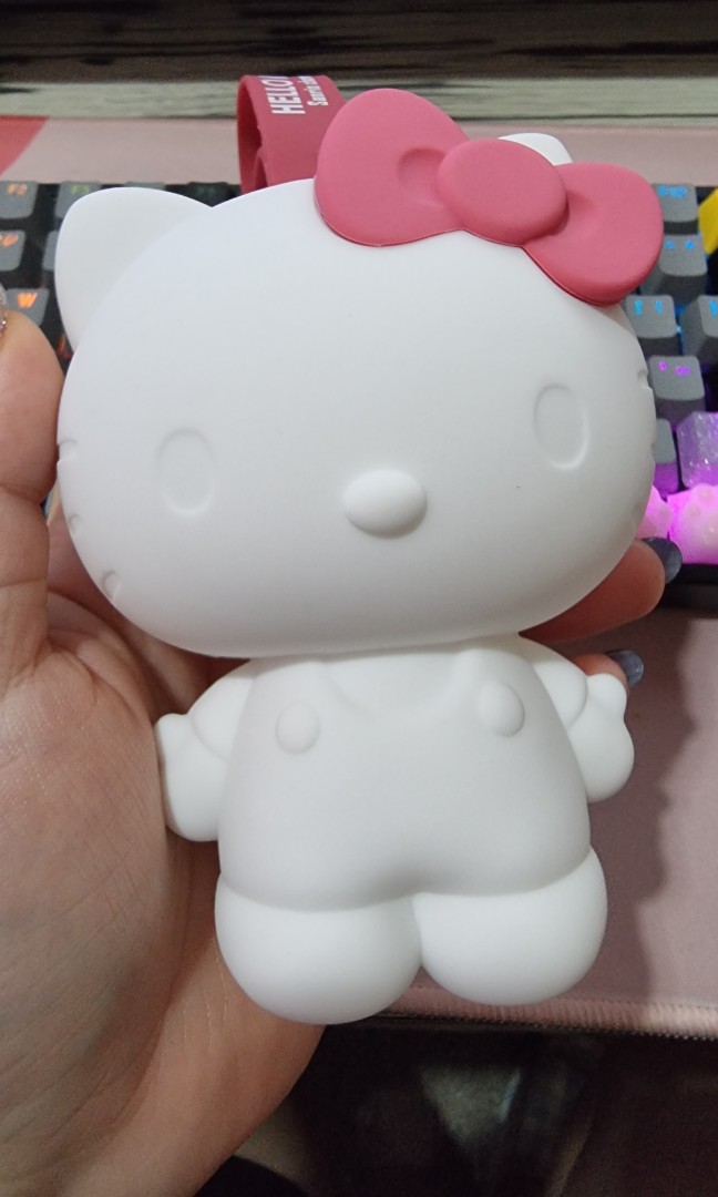[WTT] 7-11 seven-eleven sanrio character pouch, Everything Else on Carousell