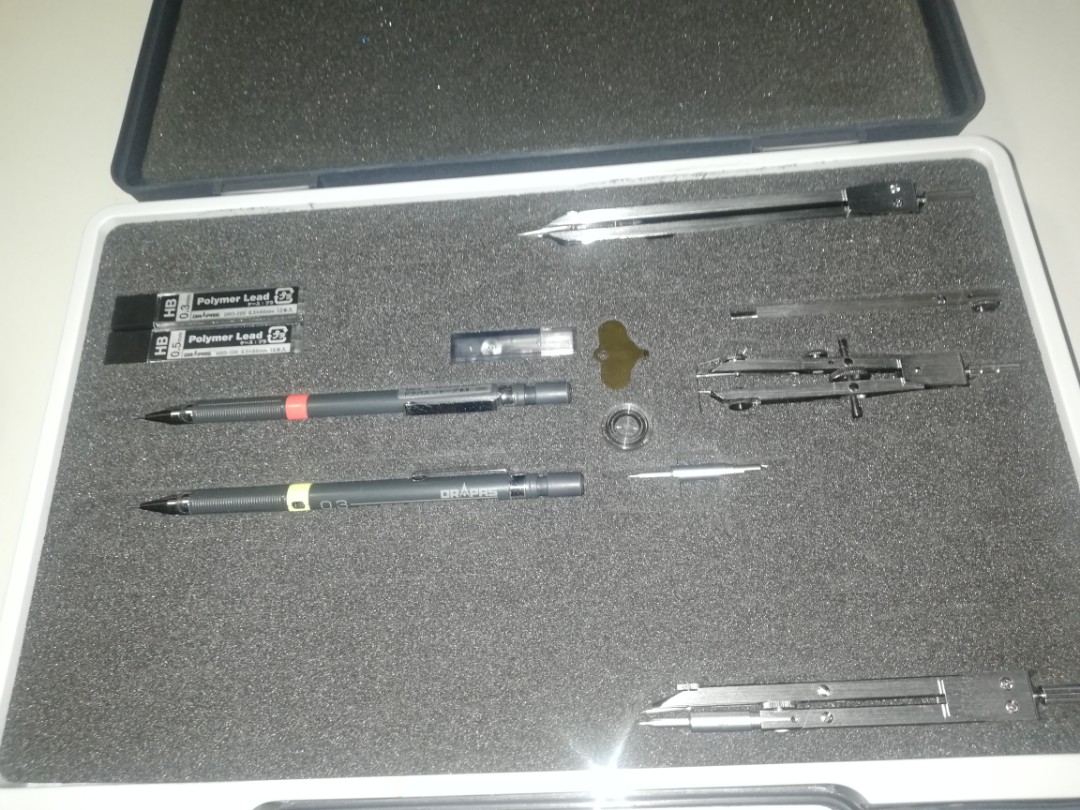 Drapas technical drawing kit, Looking For on Carousell