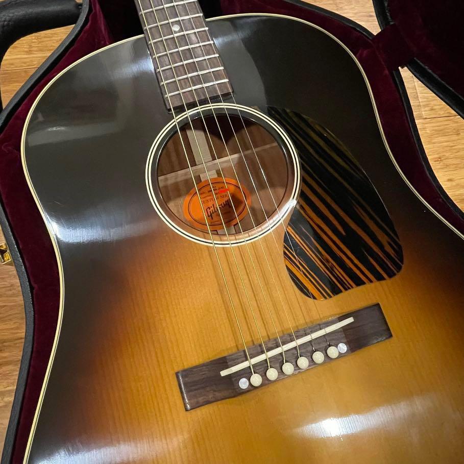 Gibson J45 1942 Banner Custom shop (Most accurate reissue), Hobbies & Toys, Music & Media ...