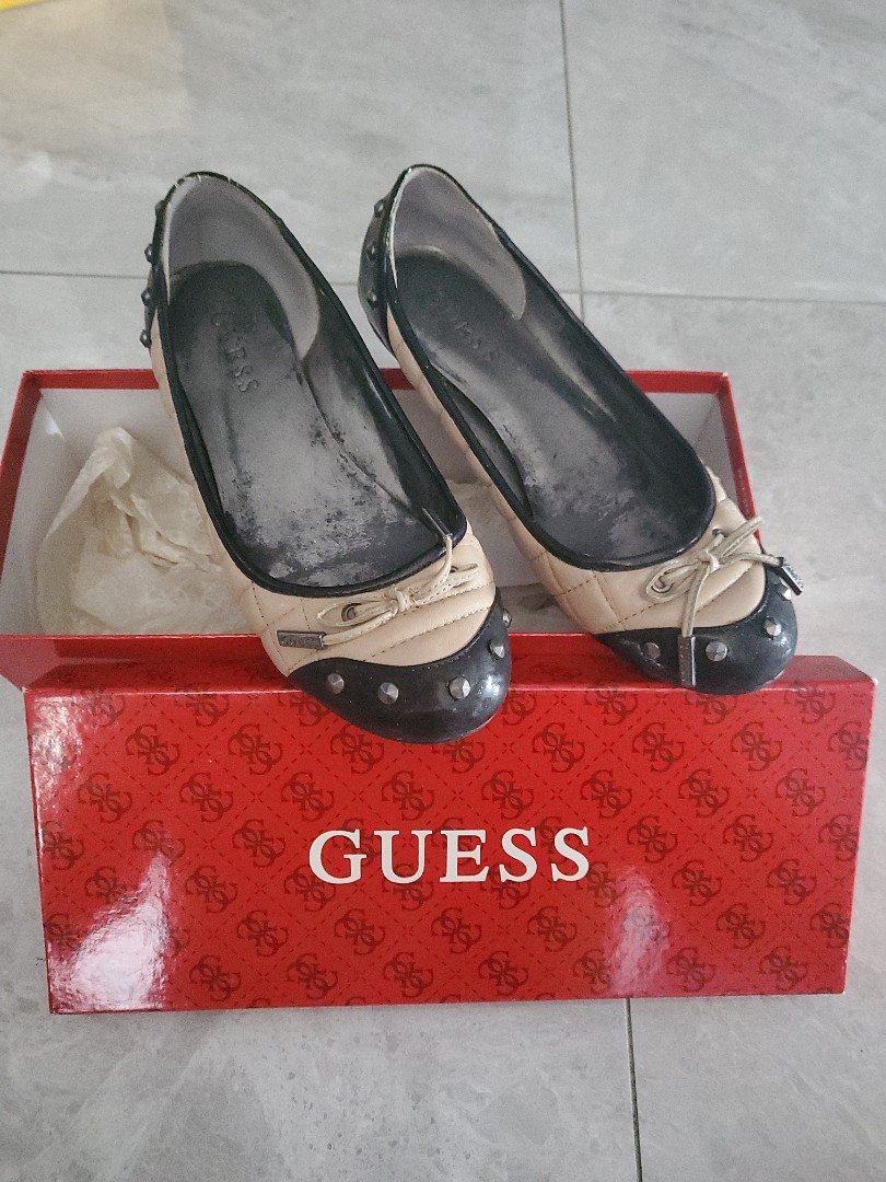 Guess flats, Luxury, Sneakers & Footwear on Carousell