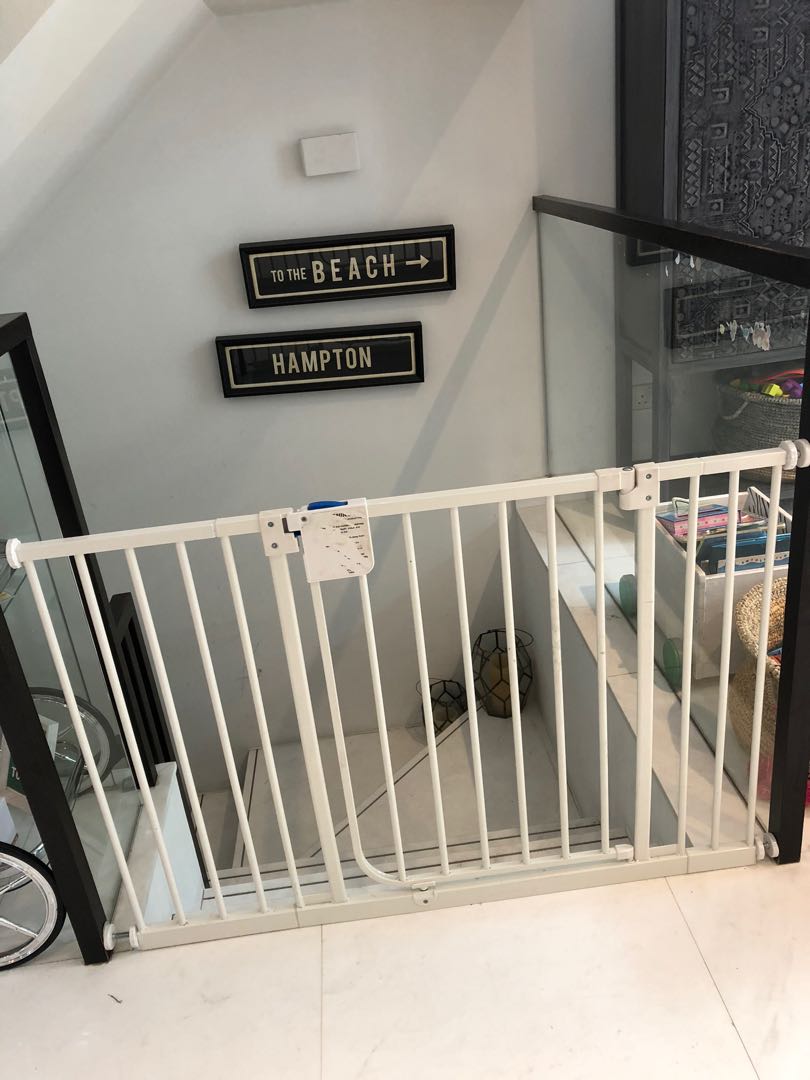 Lucky Baby Stair Gate, Babies & Kids, Baby Nursery & Kids Furniture ...