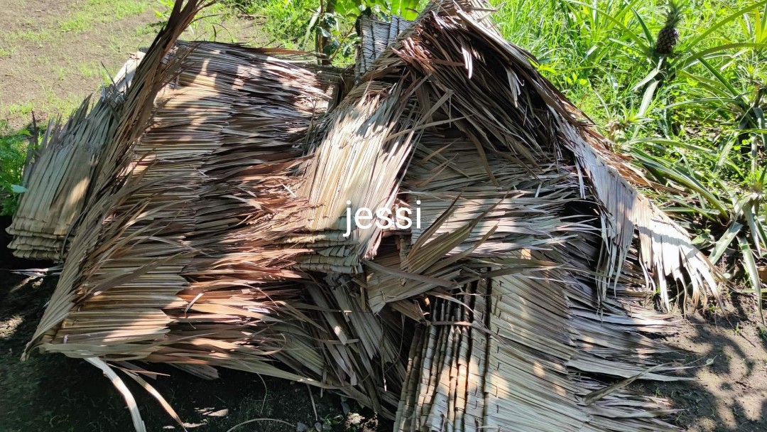 Pawid, Furniture & Home Living, Outdoor Furniture on Carousell