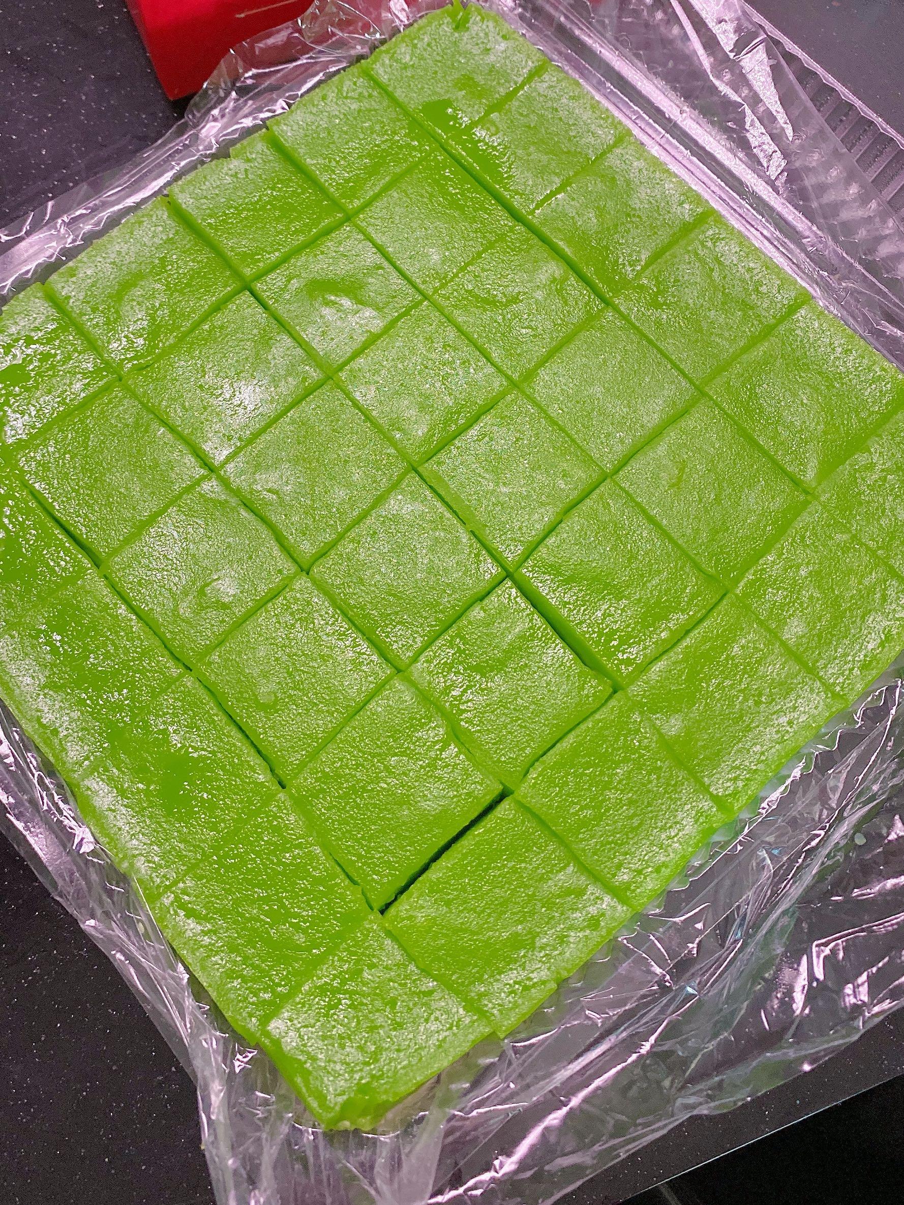 Putri Salat, Food & Drinks, Homemade Bakes on Carousell