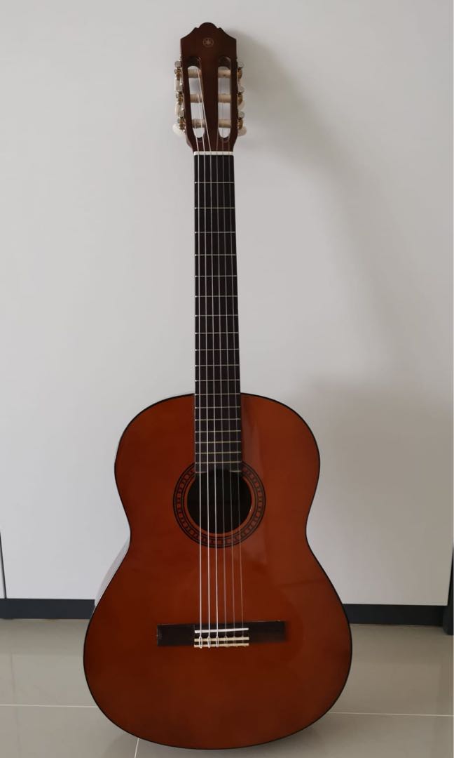 Yamaha 3/4 Classical Guitar plus Bag, Hobbies & Toys, Music & Media ...