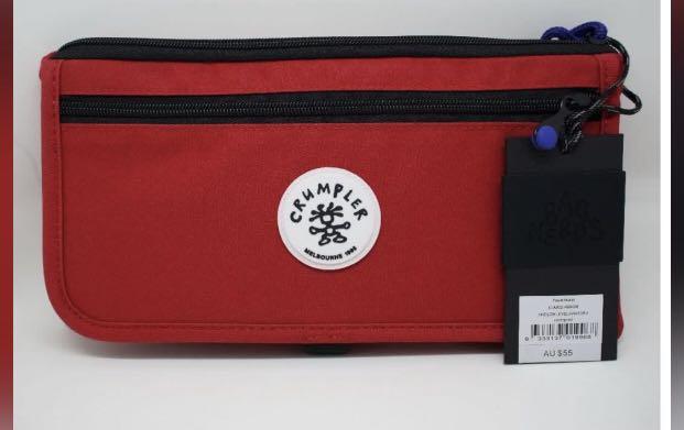 Crumpler Travel Wallet The Low Wallet Aviator, Women's Fashion, Bags ...