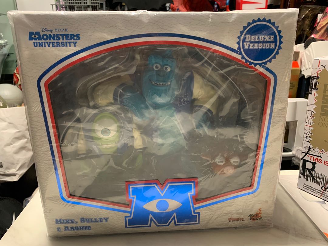 Hottoys Disney Pixar monsters university mike, pulley & Archie vinyl ...