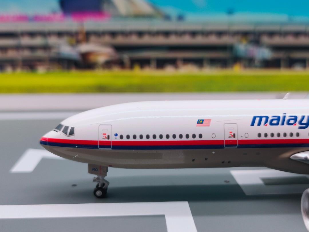 1:400 B777-200ER Malaysia Airlines 9M-MRO (MH370), Hobbies & Toys, Toys ...