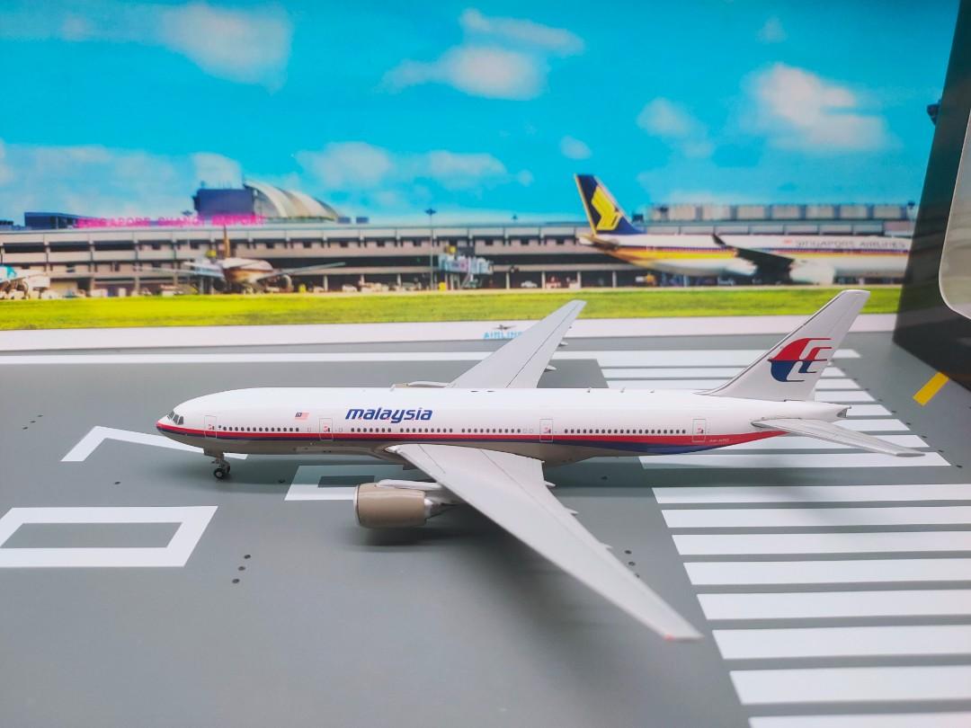 1:400 B777-200ER Malaysia Airlines 9M-MRO (MH370), Hobbies & Toys, Toys ...