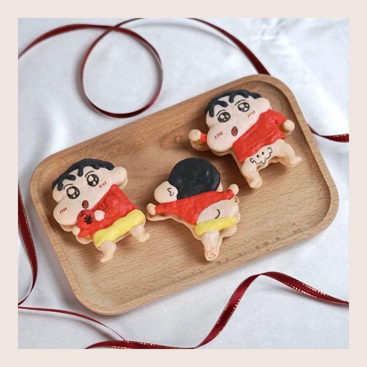 Shin Chan Crayon Macarons (Full Body), Food & Drinks, Homemade Bakes on ...