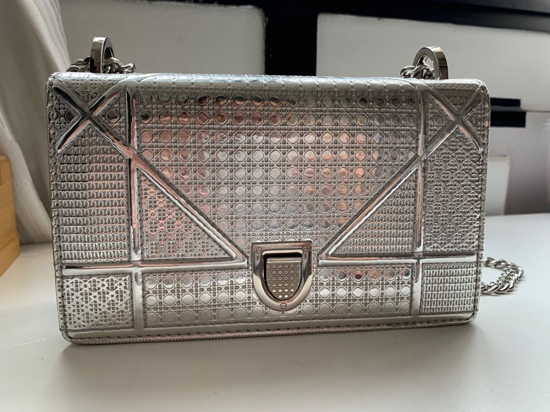 Silver Box Crossbody Bag, Women's Fashion, Bags & Wallets, Cross-body ...